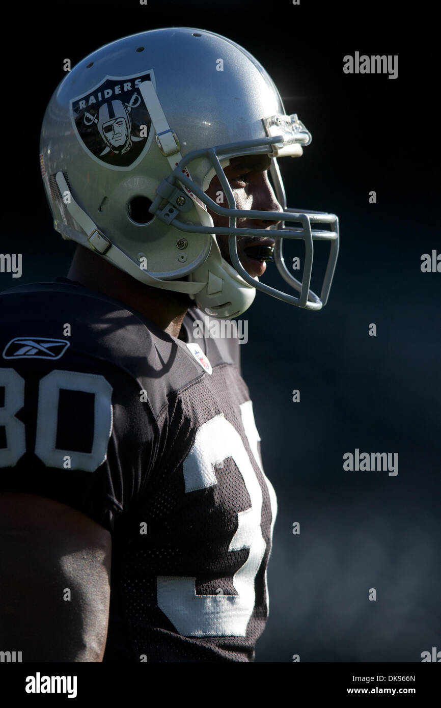 Aug. 11, 2011 - Oakland, California, U.S - Raiders running back Louis ...