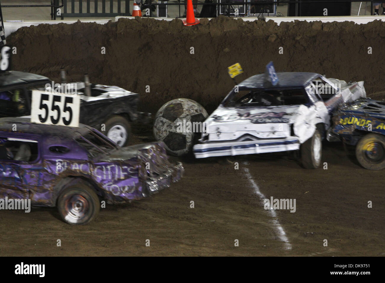 Demolition derby fair hi-res stock photography and images - Alamy