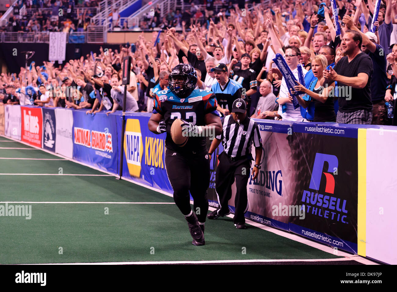 August 12, 2011: Arizona Rattlers Odie Armstrong #32 in action during ...