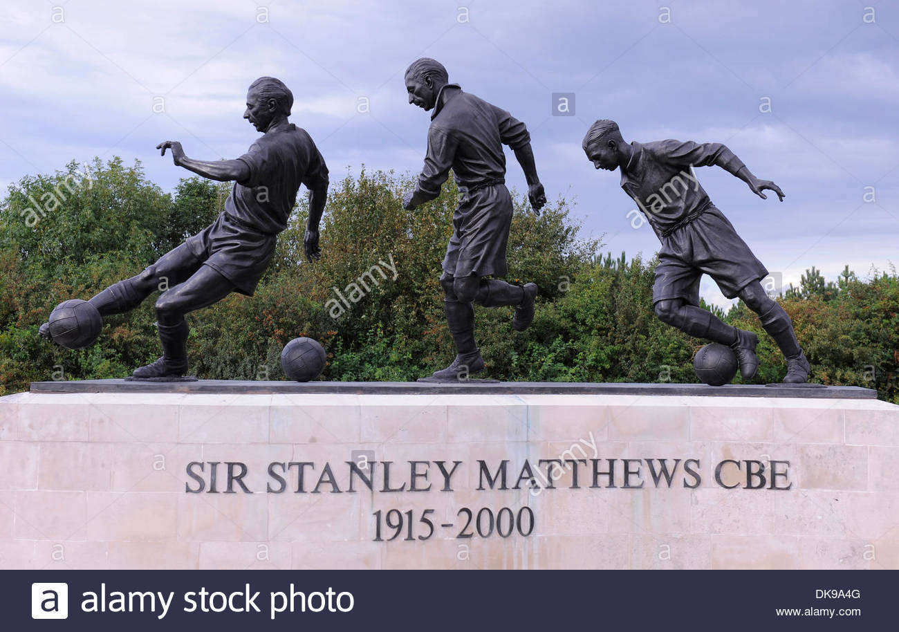 The Sir Stanley Matthews Statue Stock Photos & The Sir Stanley Matthews ...