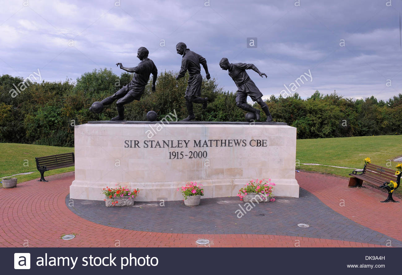 The Sir Stanley Matthews Statue Stock Photos & The Sir Stanley Matthews ...