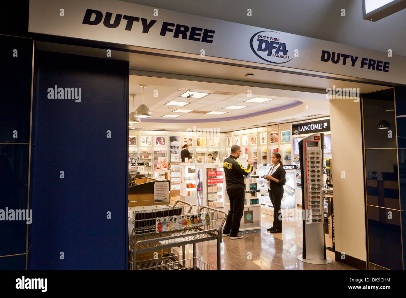 Duty free hi-res stock photography and images - Alamy