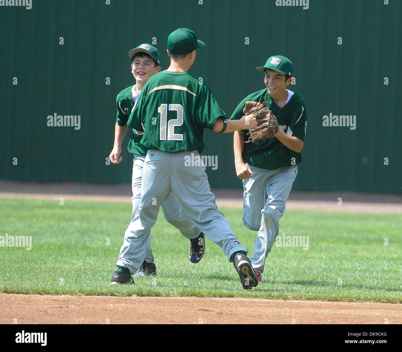 Aug. 17, 2011 - Aberdeen, Maryland, U.S. - Kennewick players celebrate ...