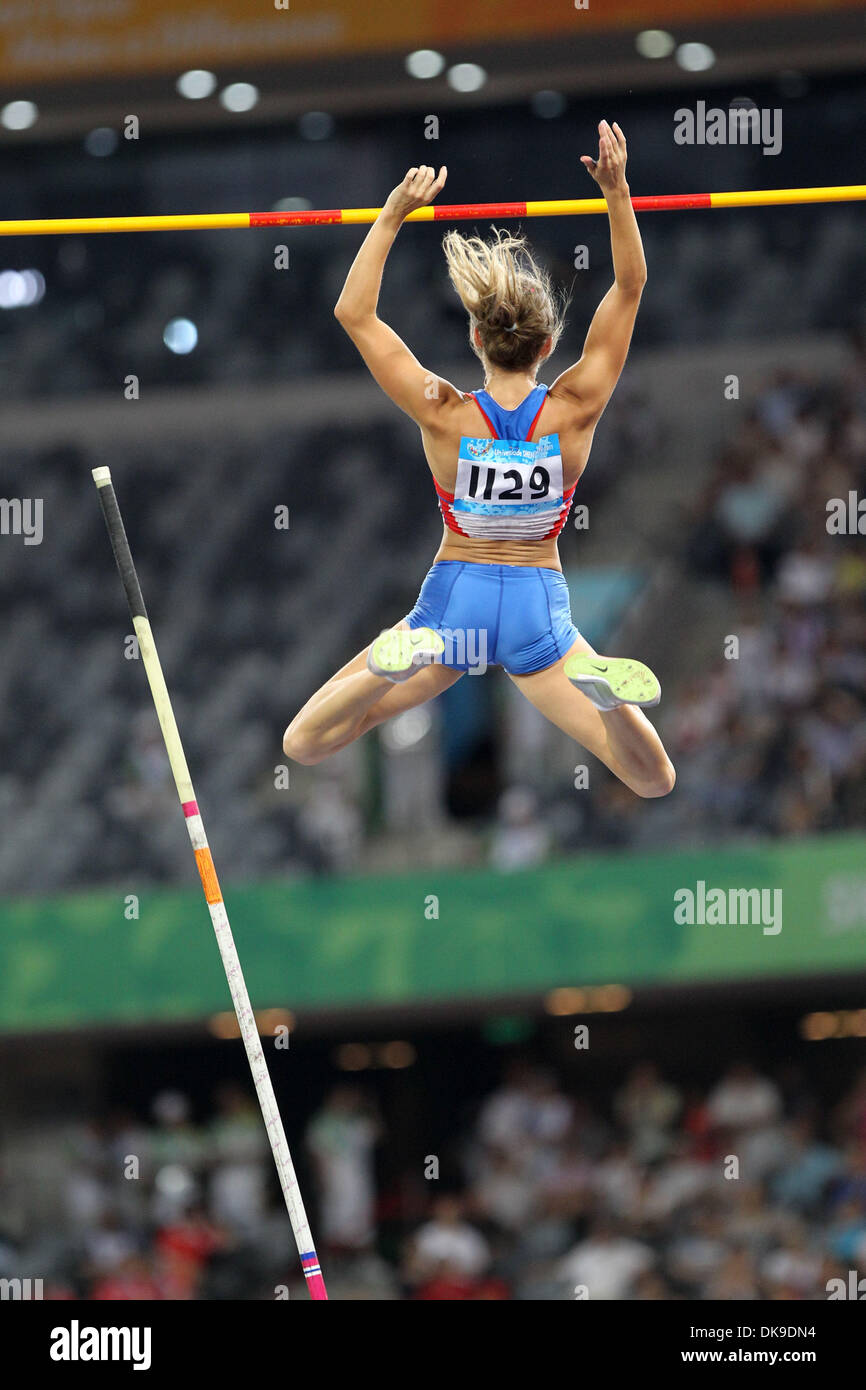 Aug. 19, 2011 - Shenzhen, China - ALEXANDRA KIRYASHOVA raises her arms ...