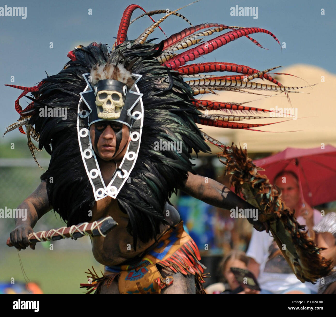 Danza azteca hi-res stock photography and images - Alamy