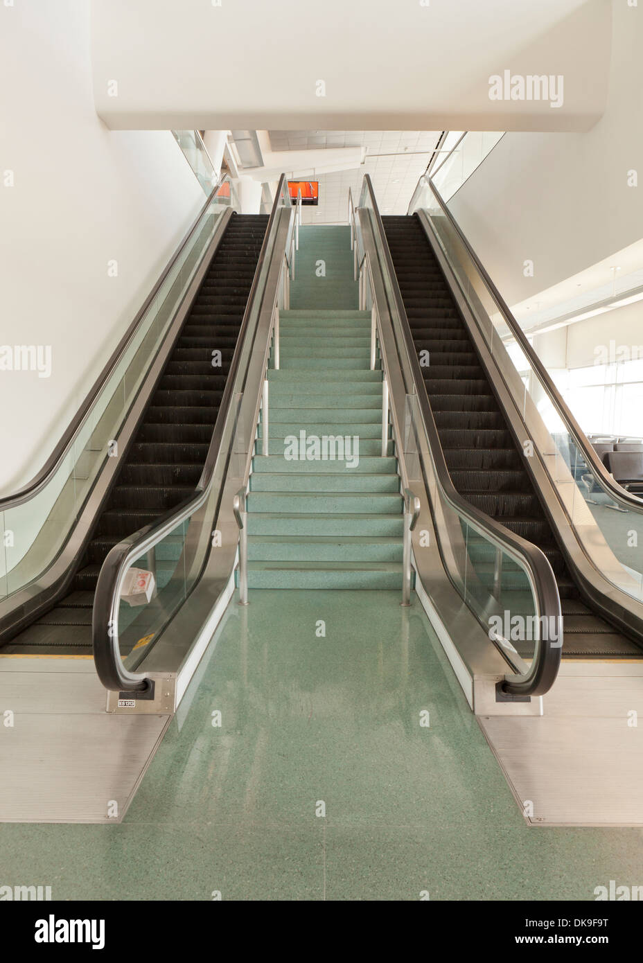 Empty escalator hi-res stock photography and images - Alamy