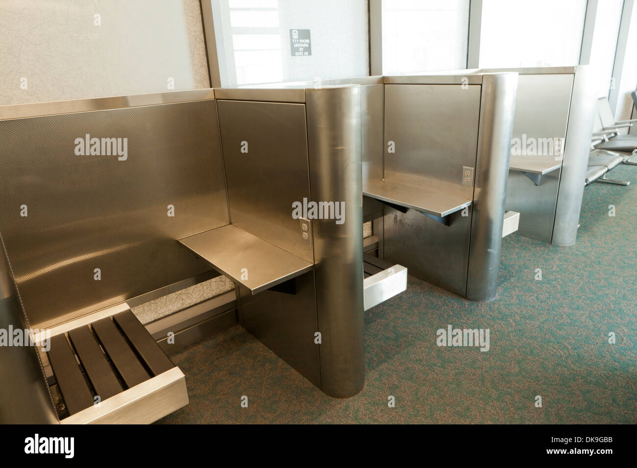 Cubicles hi-res stock photography and images - Alamy