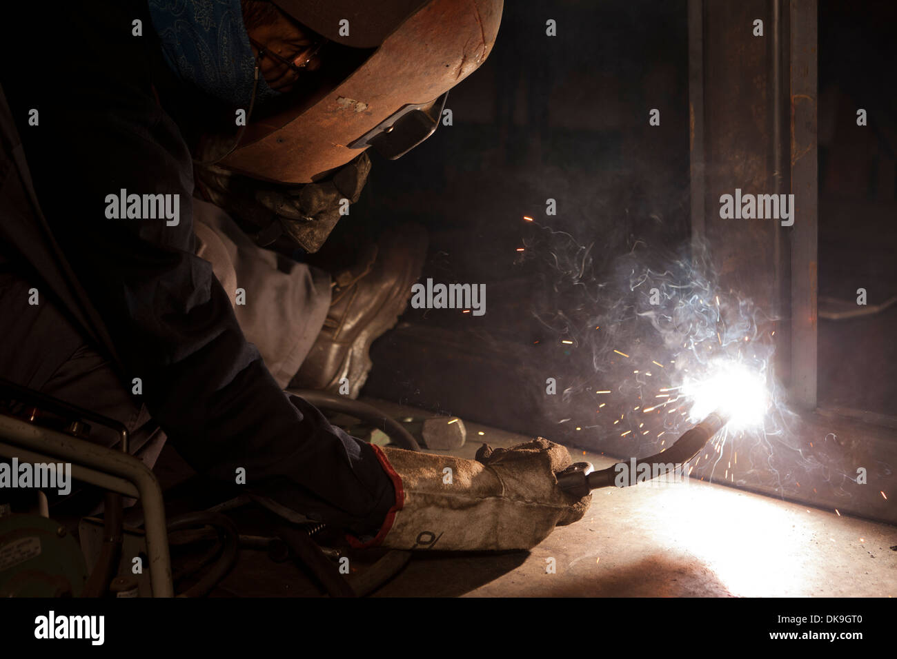 Welder hi-res stock photography and images - Alamy