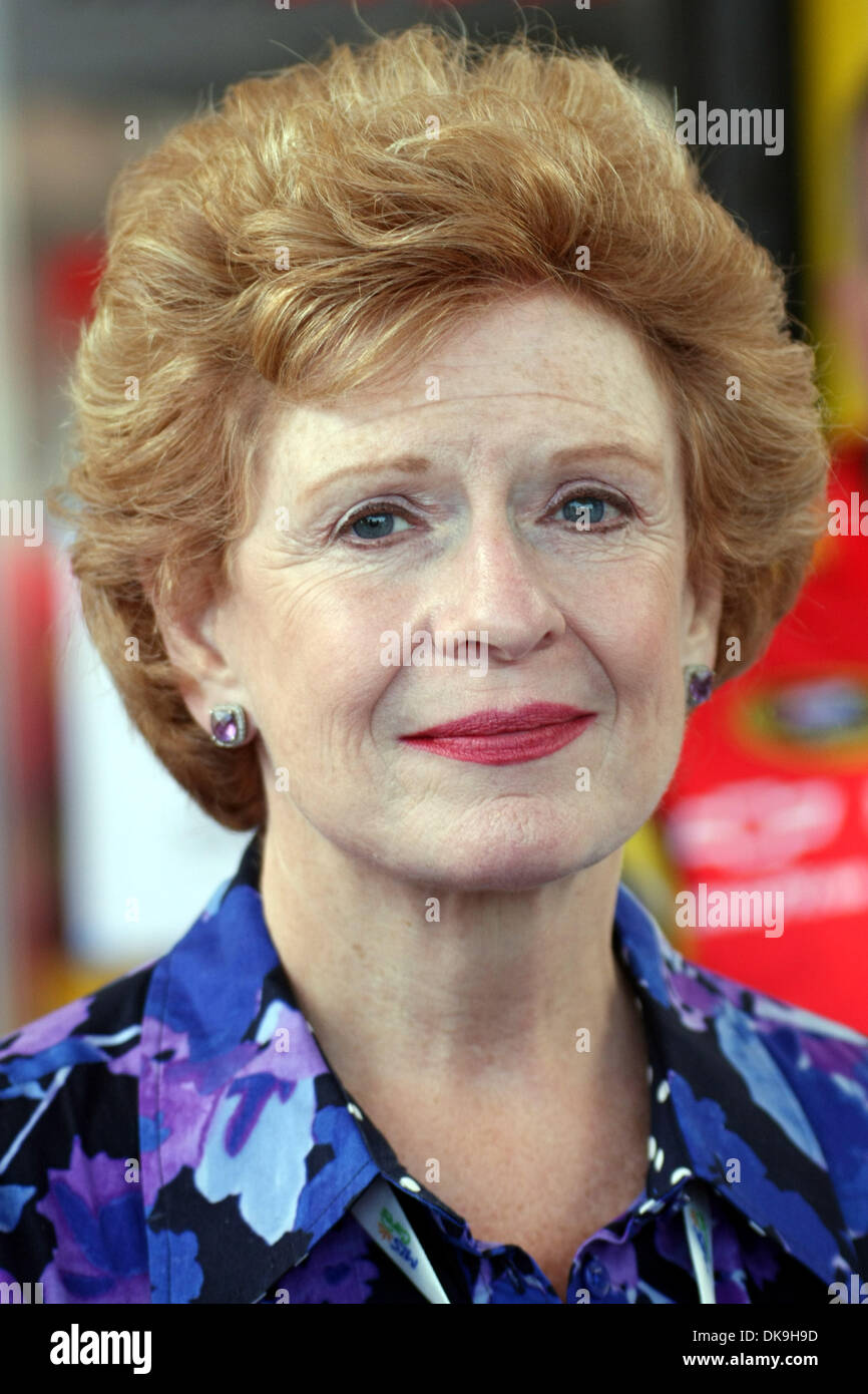 Senator debbie stabenow hi-res stock photography and images - Alamy