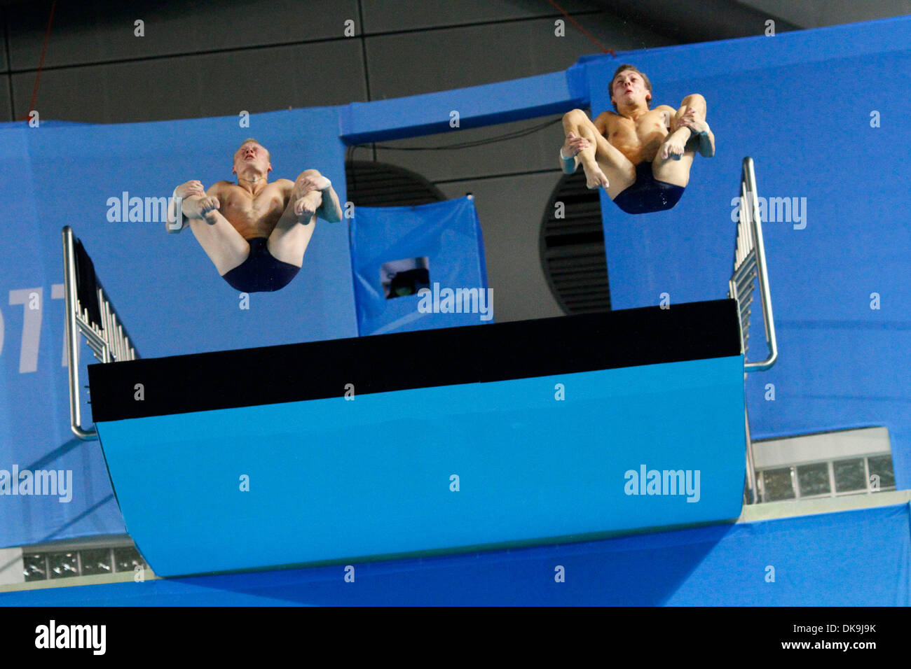 Aug. 22, 2011 - Shenzhen, China - Synchronized divers ILYA ZAKHAROV and ...