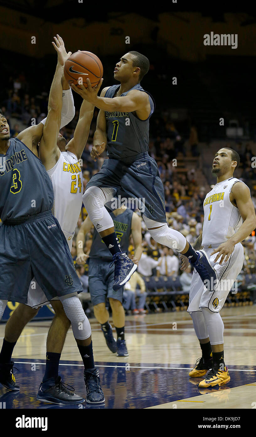Basketball lay up young hi-res stock photography and images - Alamy