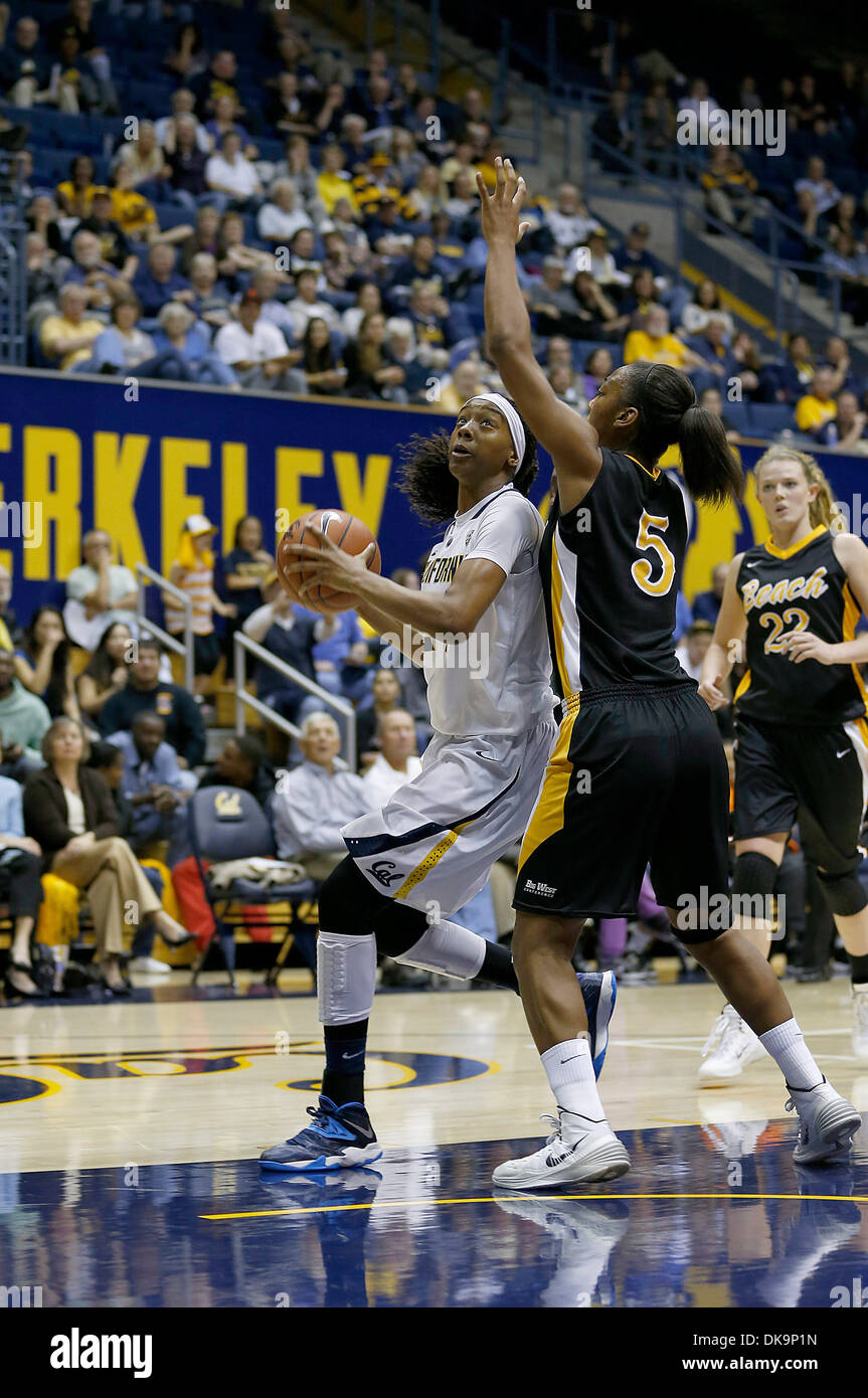 Long beach state womens basketball hi-res stock photography and images ...