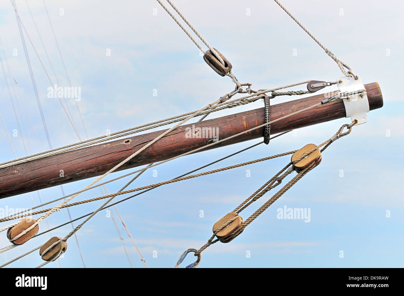 Old sailing wooden blocks rigging hi-res stock photography and images ...