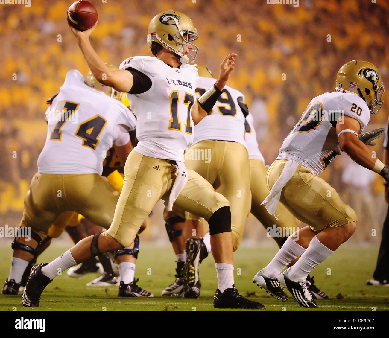 Max wright 2011 hi-res stock photography and images - Alamy