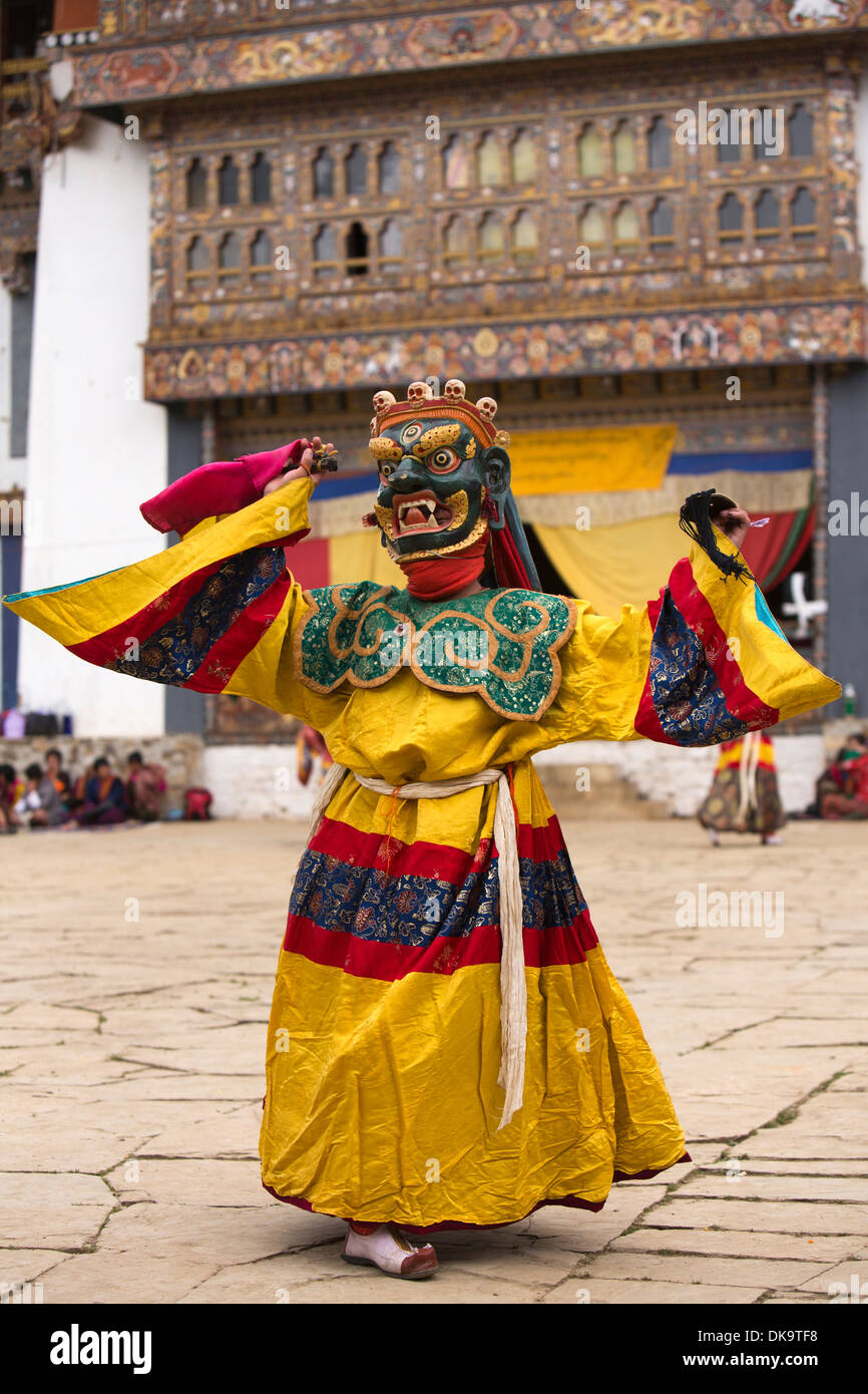 Bhutan, Phobjika, Gangte Goemba Tsechu, festival dancer in courtyard Stock Photo - Alamy
