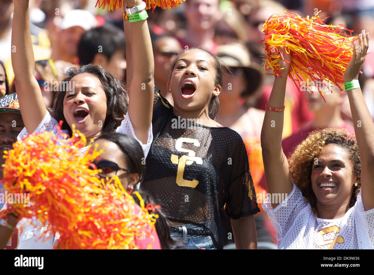 Los angeles memorial coliseum usc fans hi-res stock photography and ...
