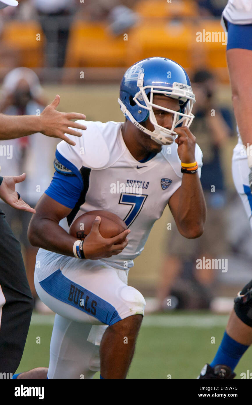 Pittsburgh panthers helmet hi-res stock photography and images - Alamy