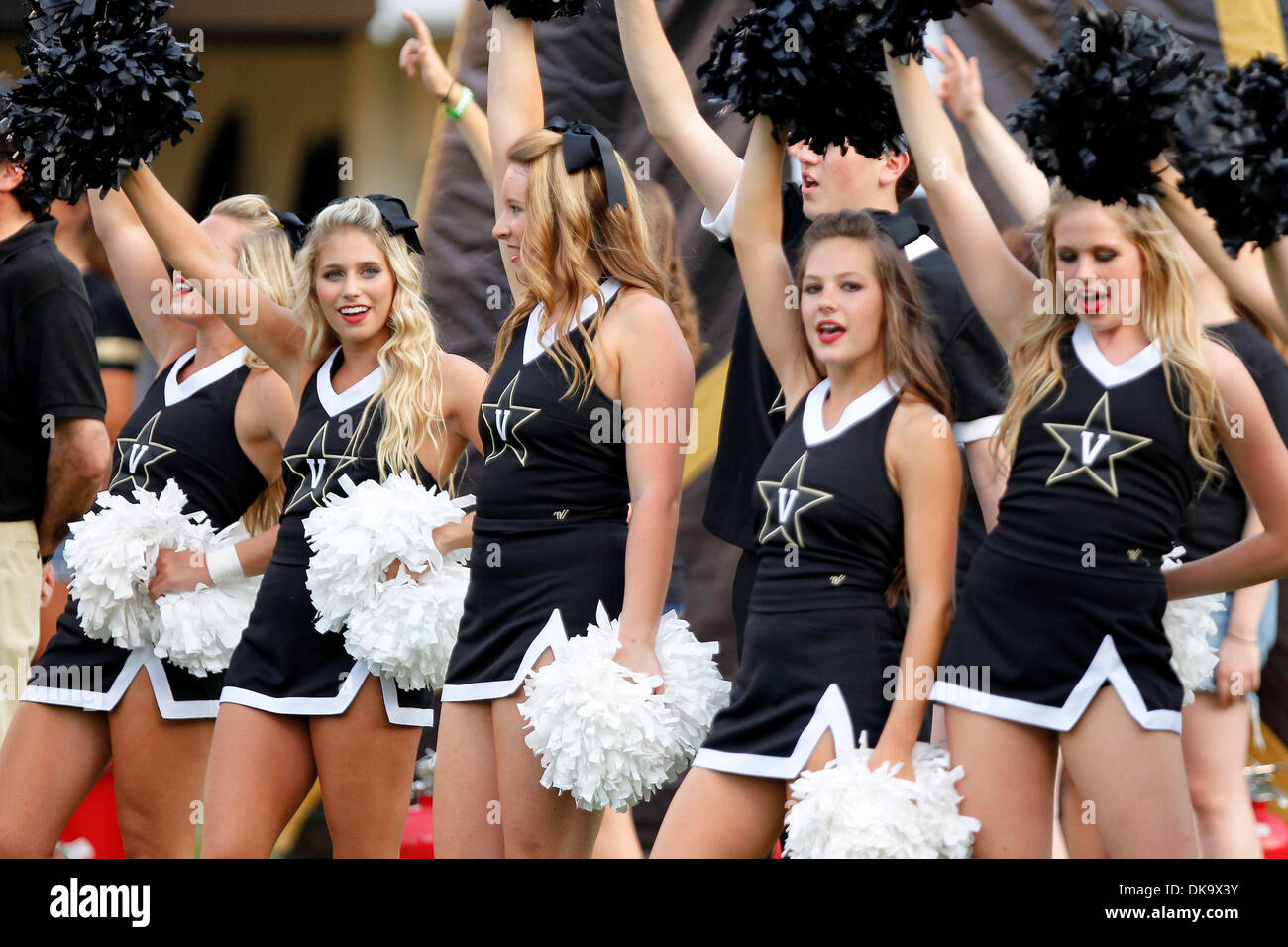 Vanderbilt commodores cheerleaders hi-res stock photography and images ...