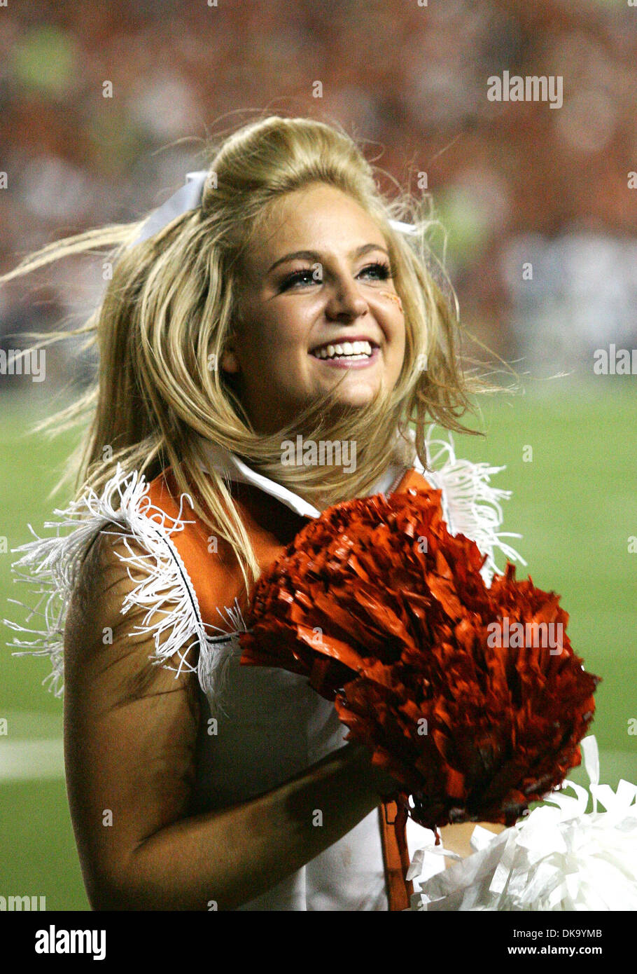 Rice owls cheerleader hi-res stock photography and images - Alamy