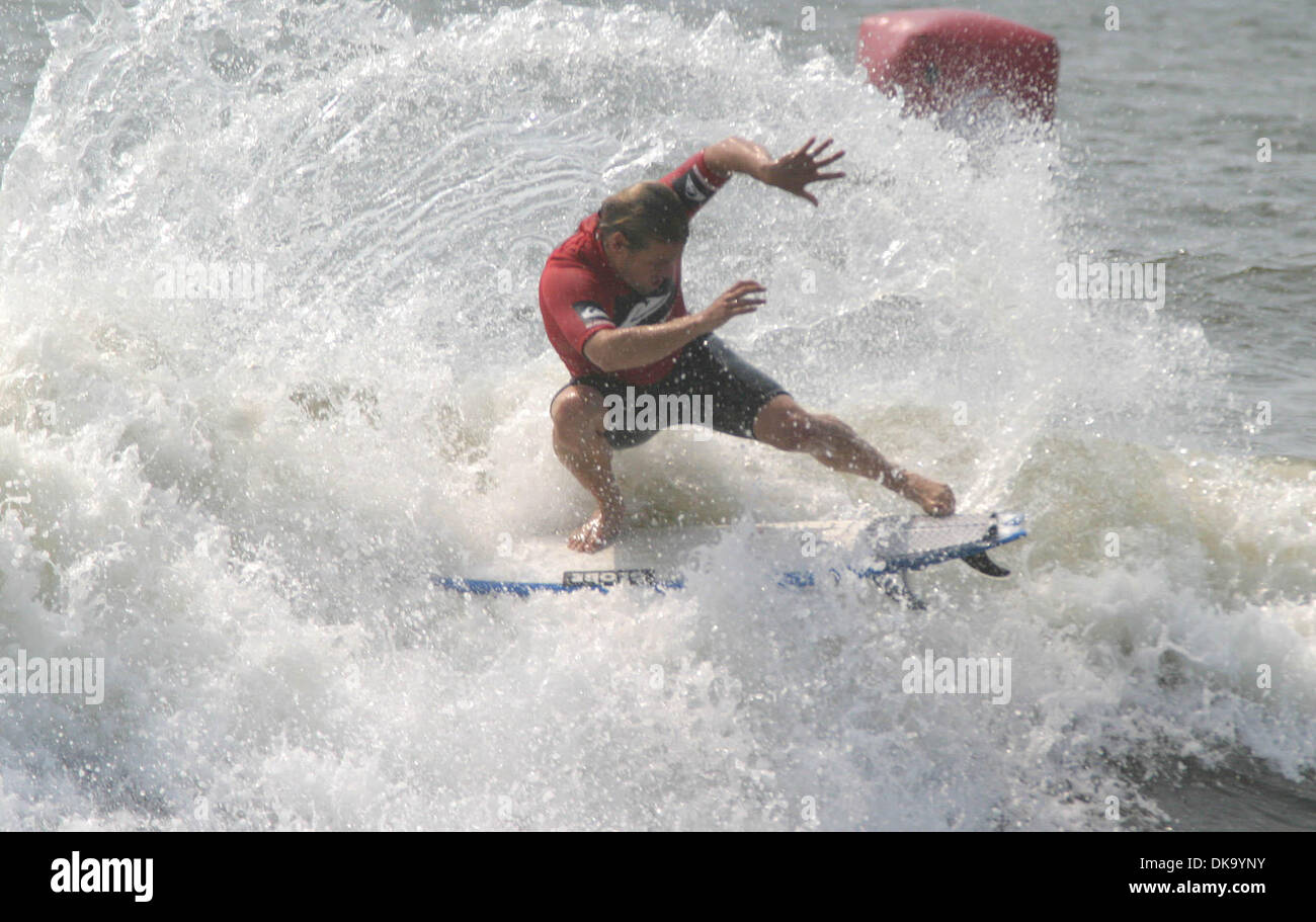 Sept. 4, 2011 - New York, New York, U.S. - Quiksilver pro surfing ...