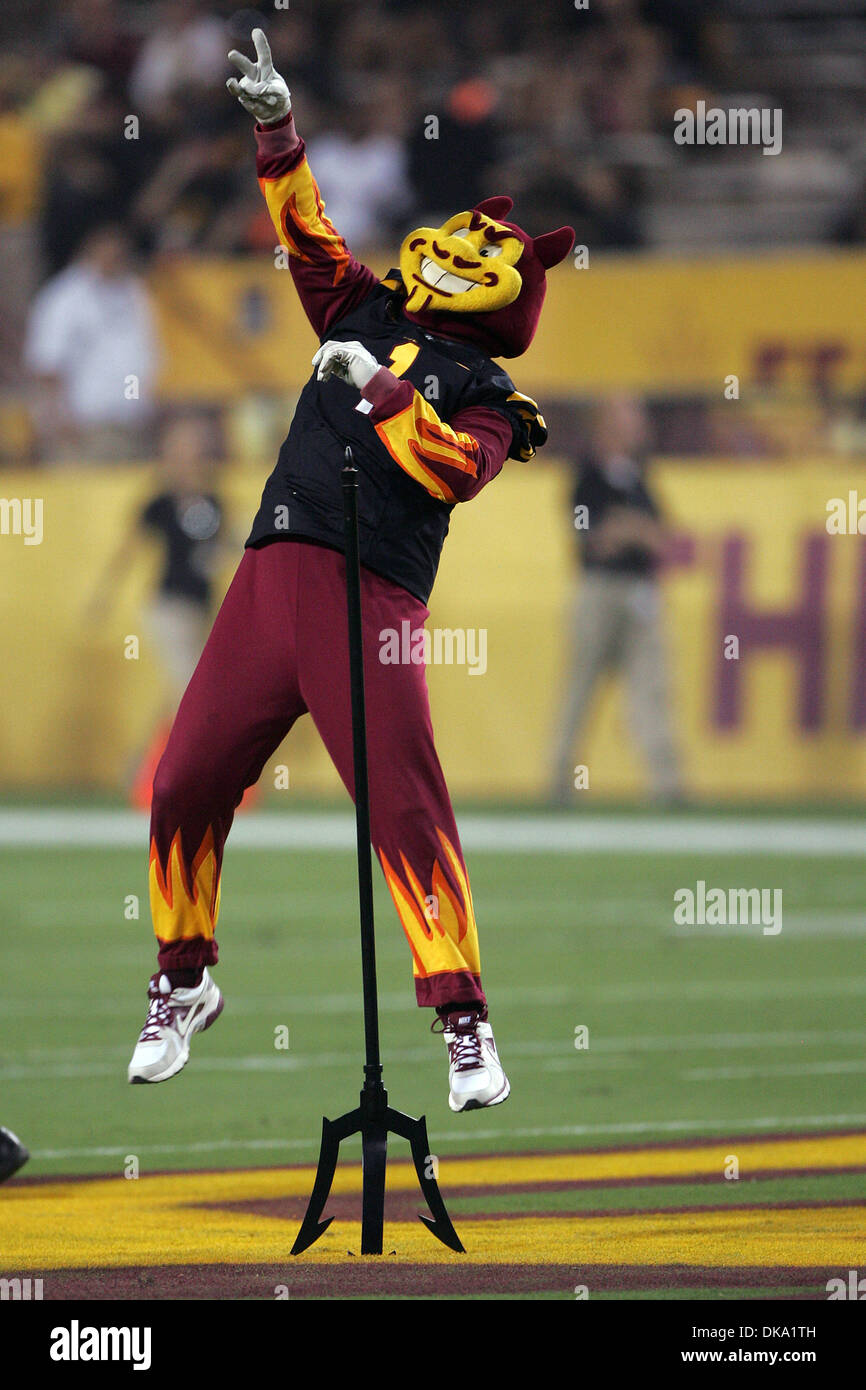 Sparky sun devil stadium hi-res stock photography and images - Alamy