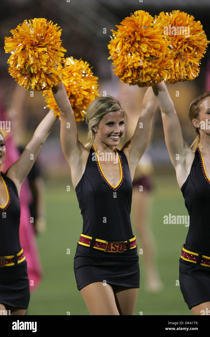 Arizona state sun devils cheerleader hi-res stock photography and ...