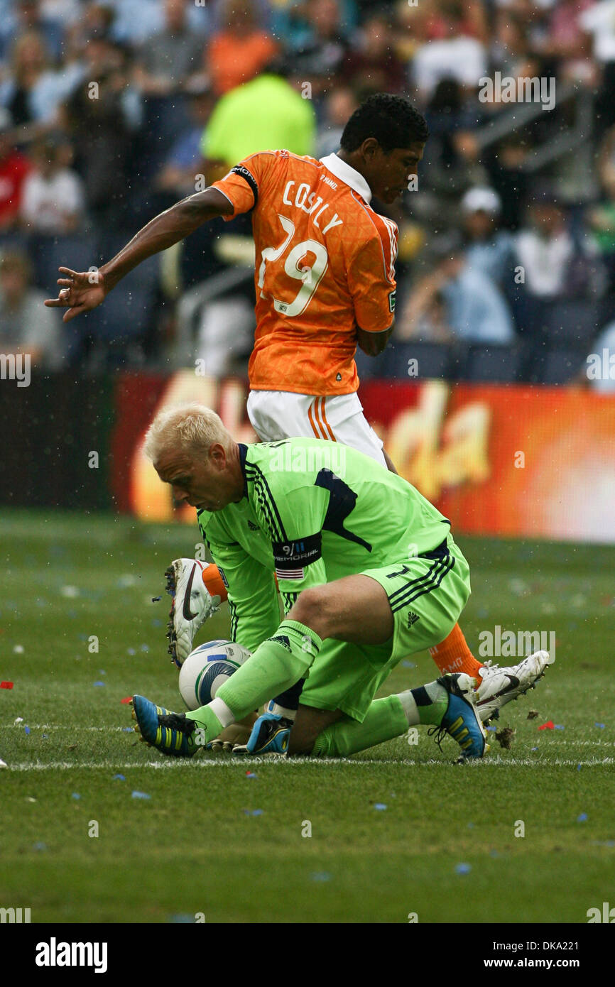 Sept. 10, 2011 - Kansas City, Kansas, U.S - Sporting KC goalkeeper ...