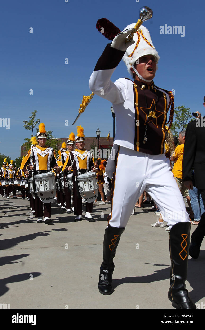 University of minnesota marching band hi-res stock photography and ...