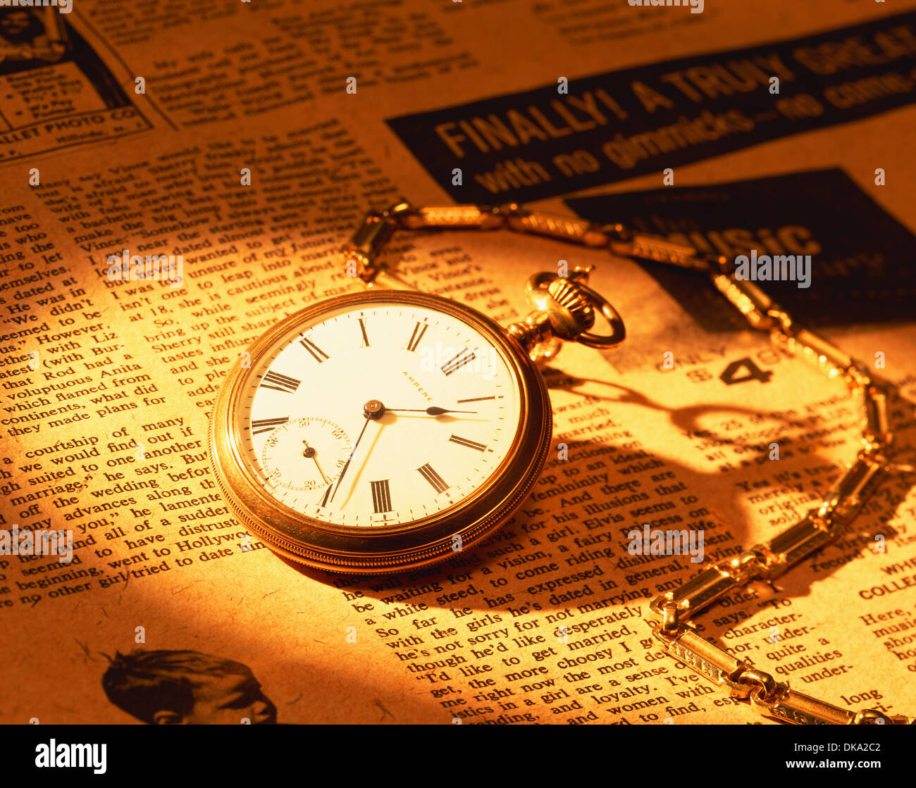 Watch gallery hi-res stock photography and images - Alamy