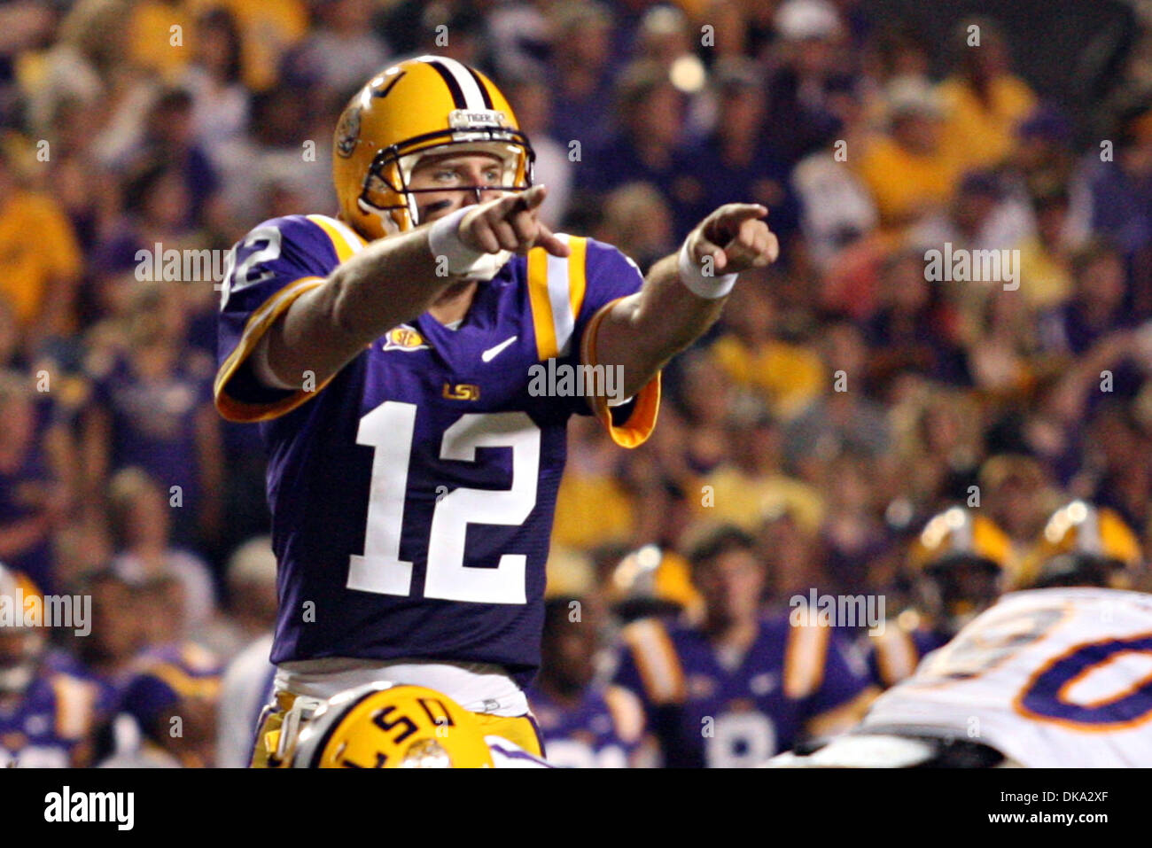 LSU Tigers quarterback Jarrett Lee (12) directs his players in the Div ...