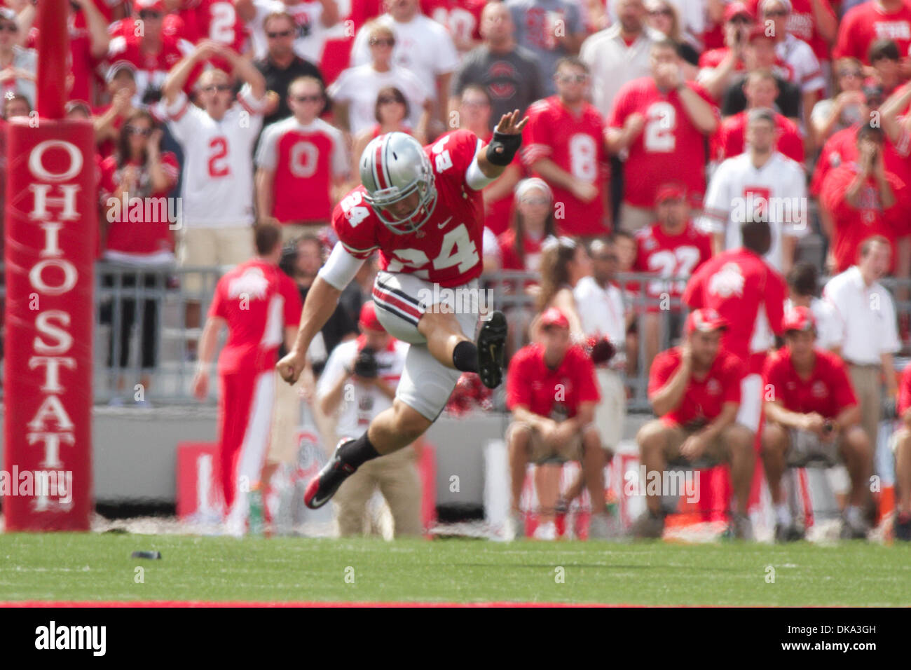 Sept. 10, 2011 - Columbus, Ohio, U.S - Ohio State Buckeyes kicker Drew ...