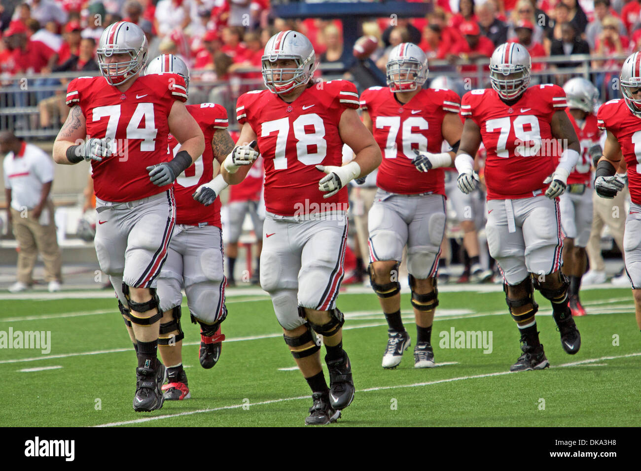 Ohio state offensive line hi-res stock photography and images - Alamy