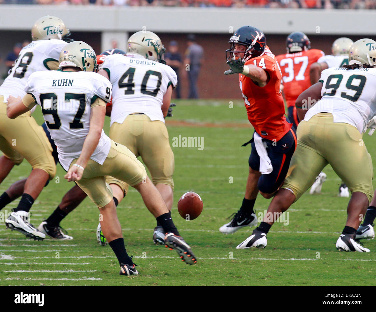 Football team of drake university hi-res stock photography and images ...