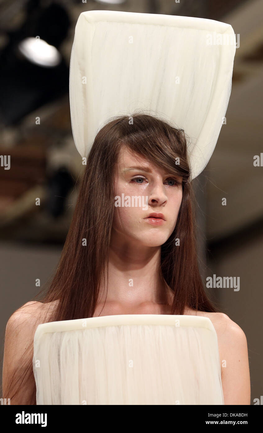 Model London Fashion Week Spring/Summer 2013 - Pam Hogg - Catwalk ...