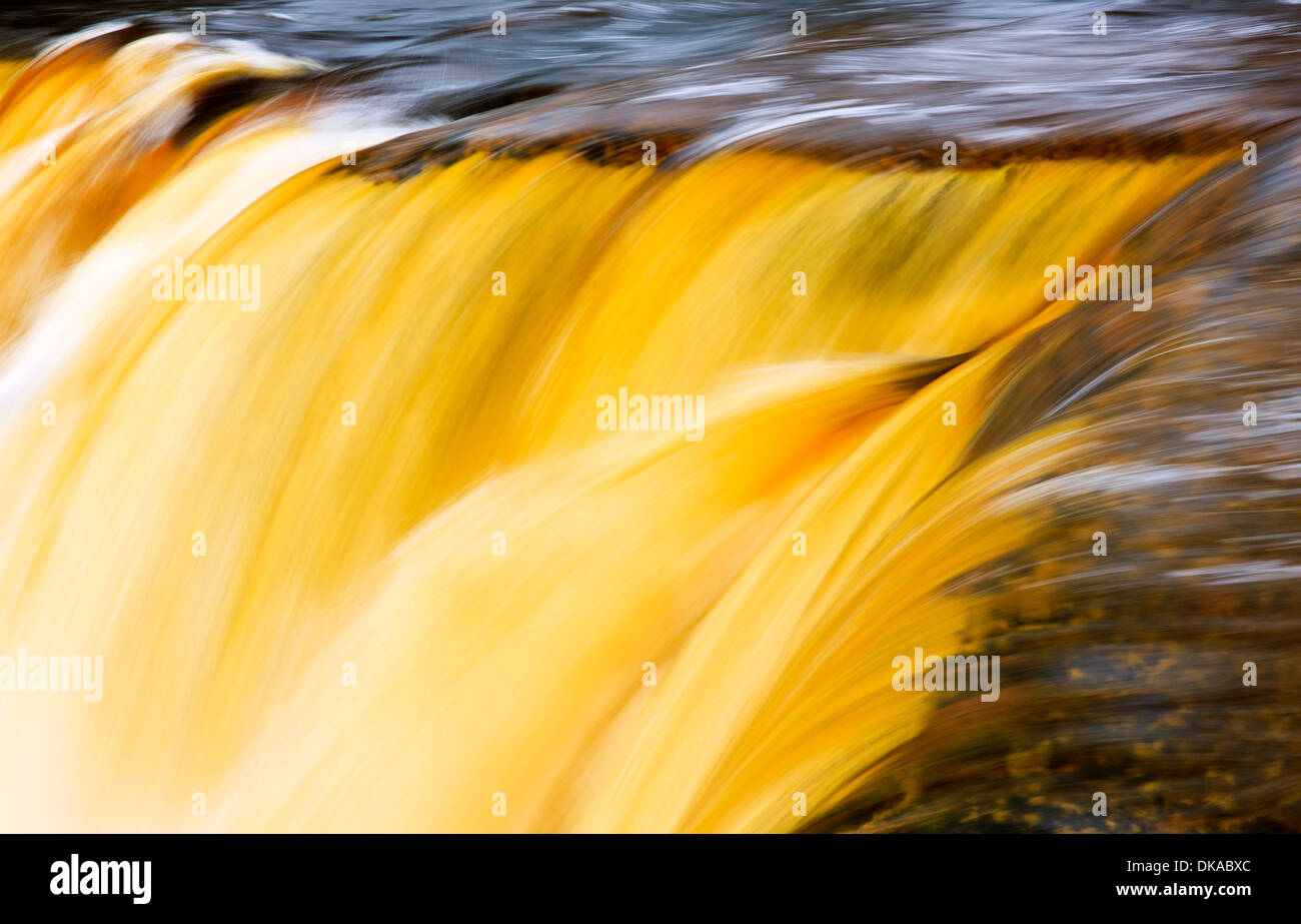 Closeup falling water river river hi-res stock photography and images ...