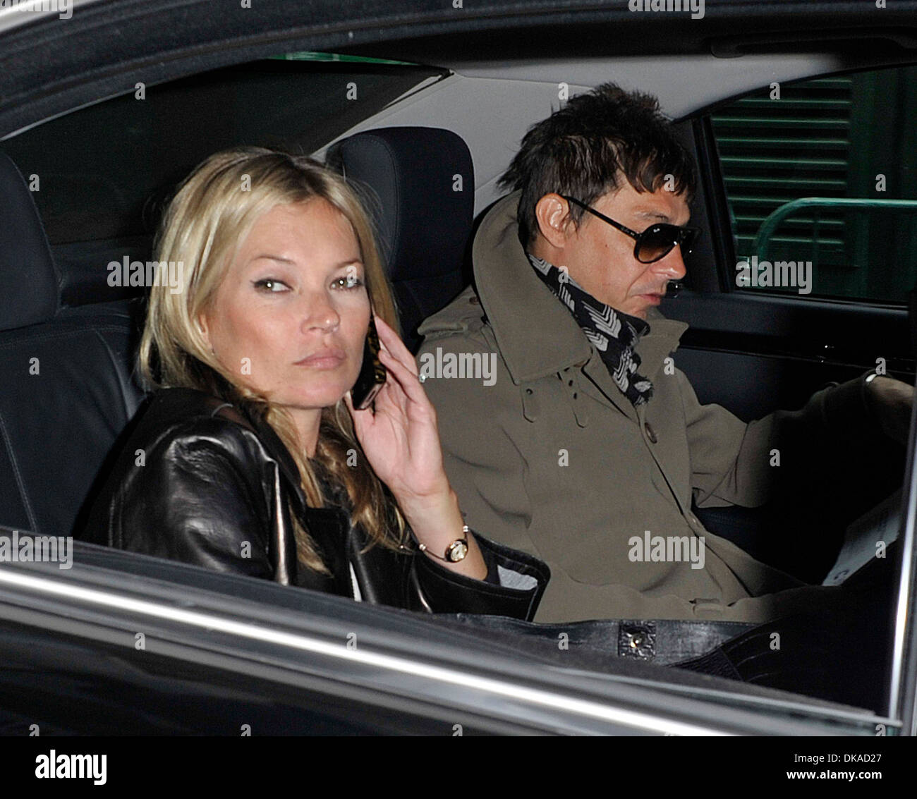 Kate moss jamie hince outside hi-res stock photography and images - Alamy