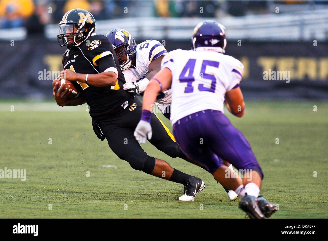 Memorial stadium at faurot field hi-res stock photography and images ...