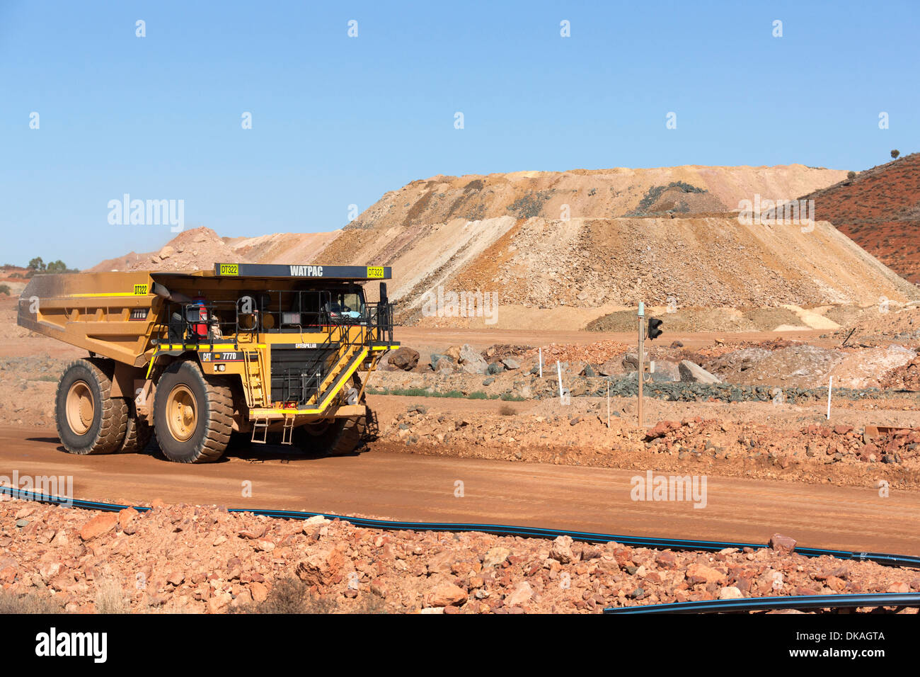 Haulpack on haul road, Mount Magnet Western Australia Stock Photo - Alamy