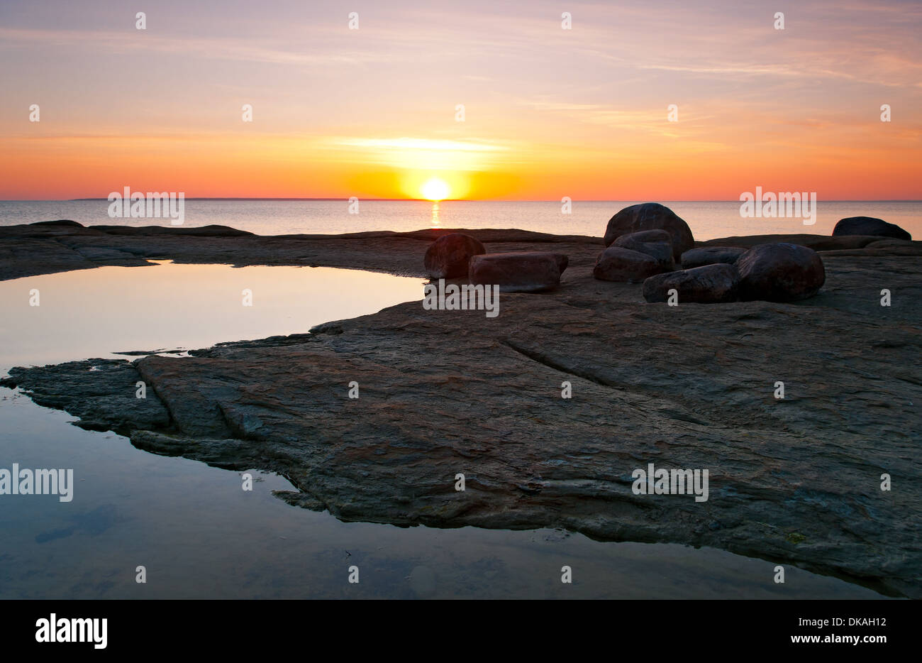 Golden sea sunset hi-res stock photography and images - Alamy