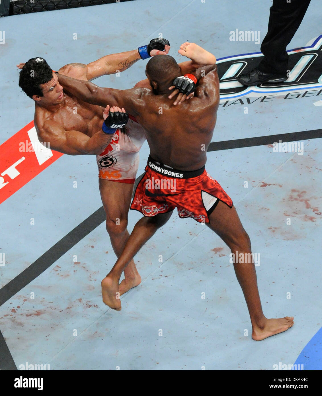 Jon Jones vs Vitor Belfort UFC 152 Light HeavyweightTitle Bout Toronto ...