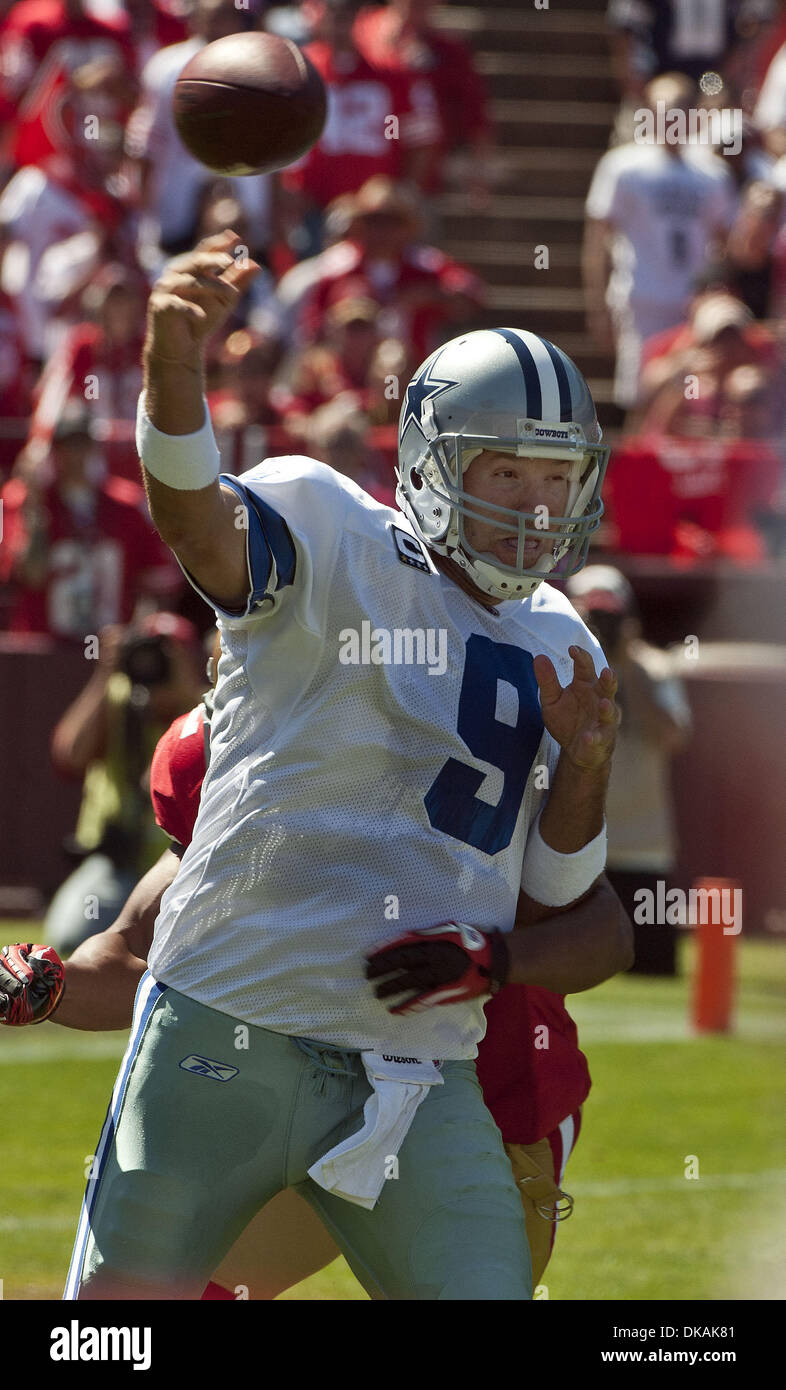 Dallas cowboys quarterback tony romo hi-res stock photography and ...