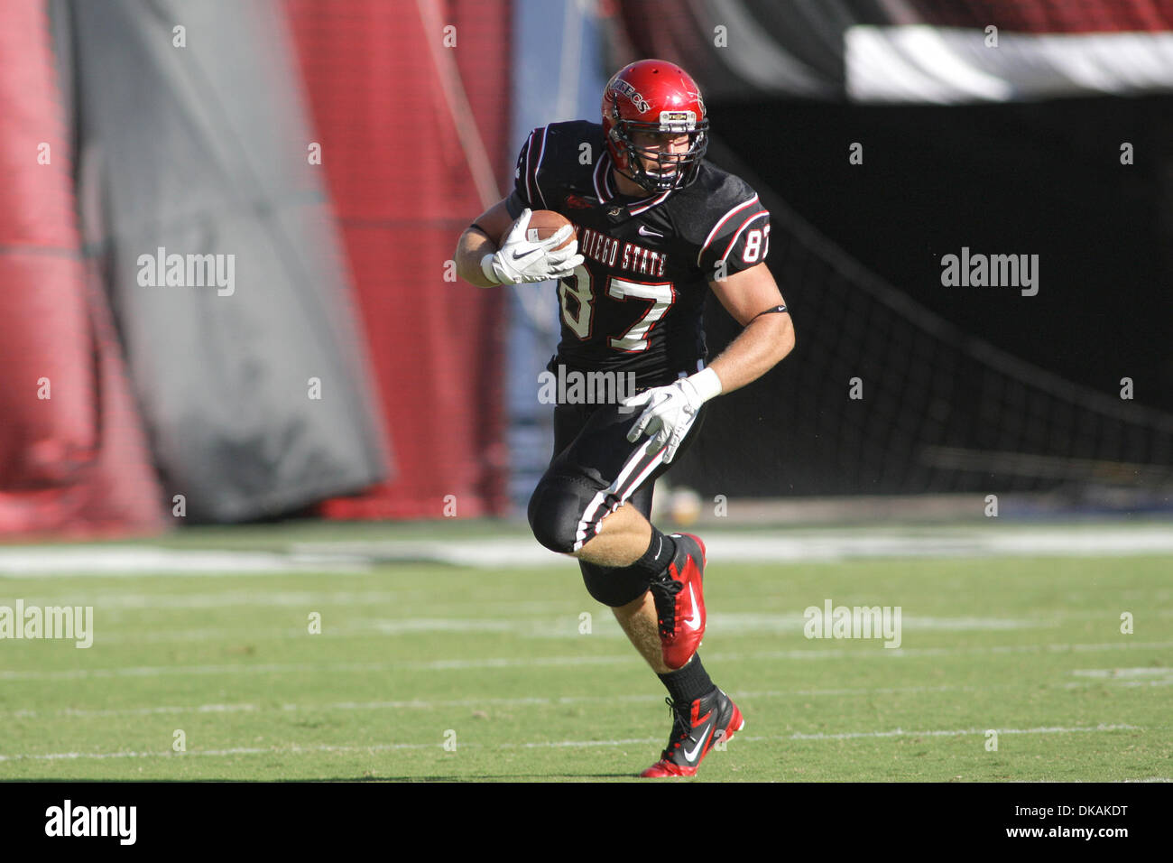 Sept. 18, 2011 - San Diego, California, U.S - San Diego State TE Bryce ...