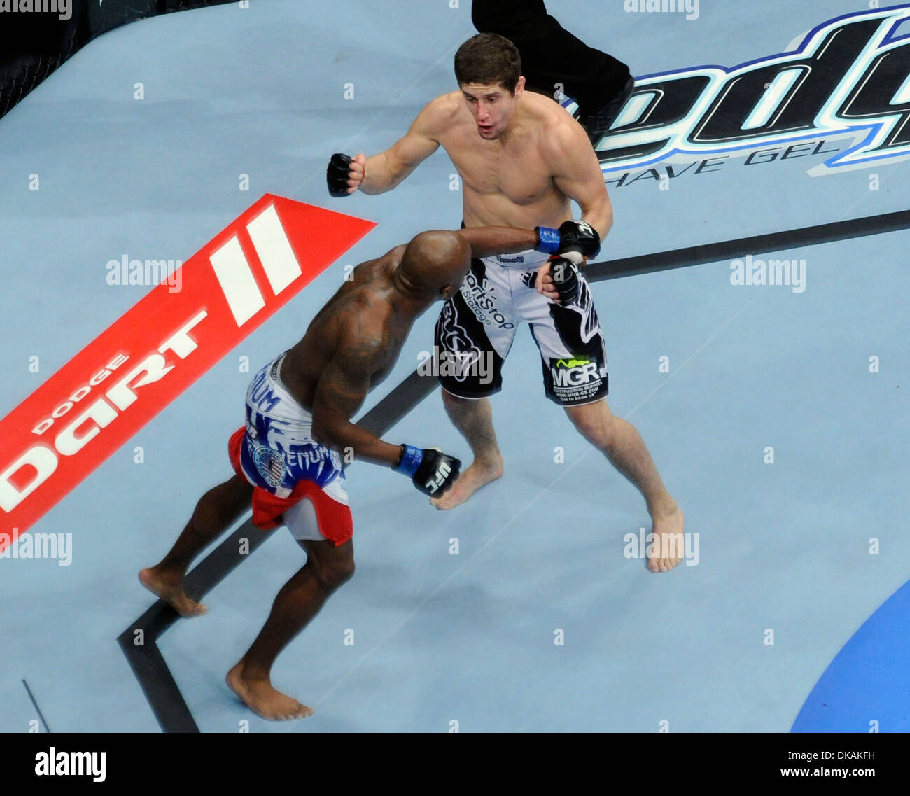 Jimy Hettes vs Marcus Brimage UFC 152 Featherweight Bout Toronto ...