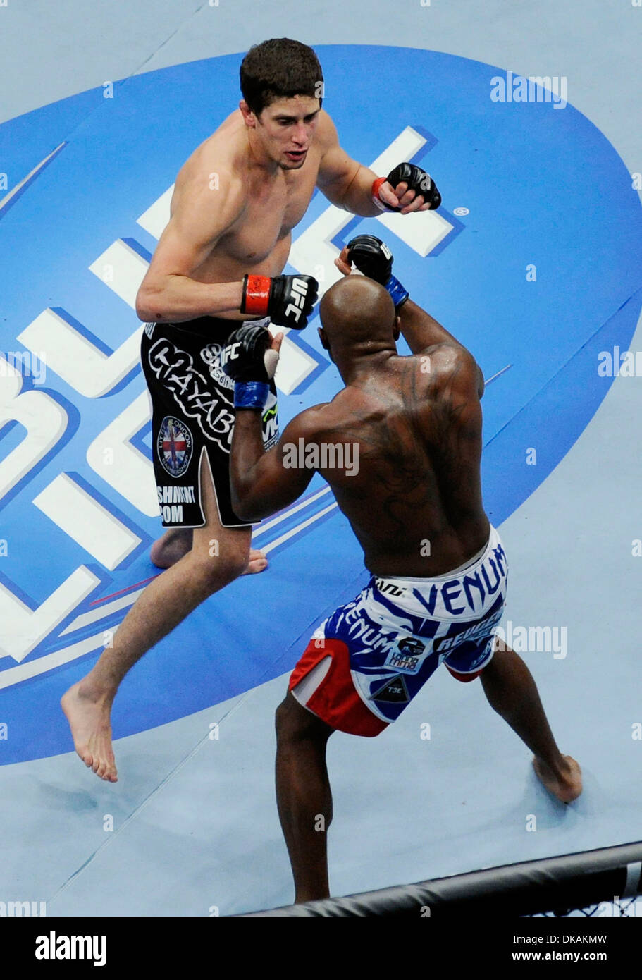 Jimy Hettes vs Marcus Brimage UFC 152 Featherweight Bout Toronto ...