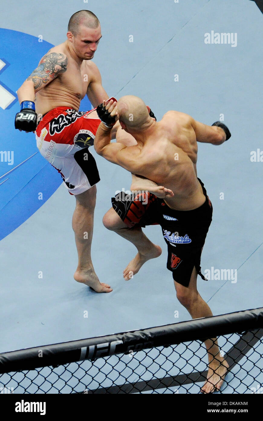 Sean Pierson vs Lance Benoist UFC 152 Welterweight Bout Toronto, Canada ...