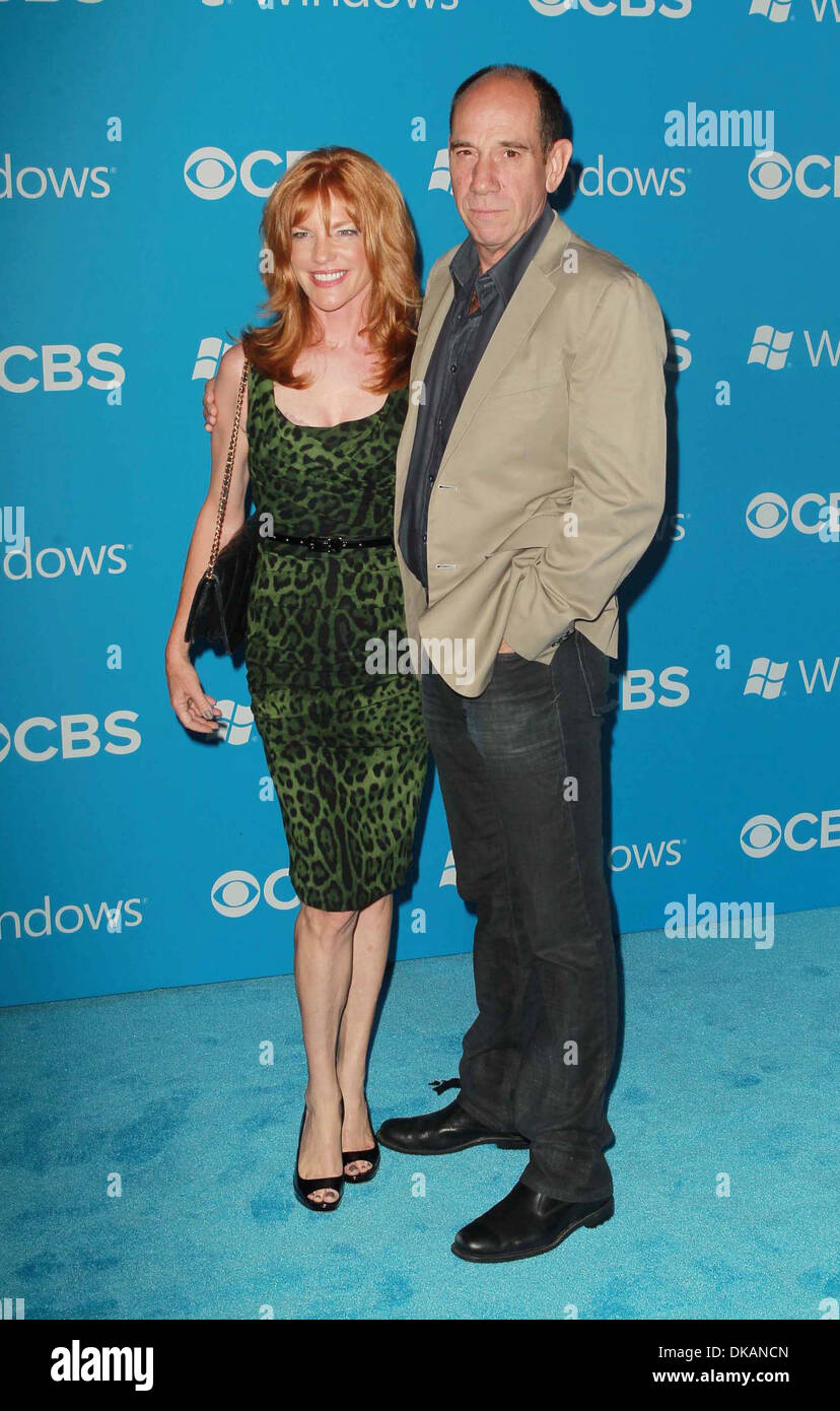 Lori weintraub and miguel ferrer hi-res stock photography and images ...