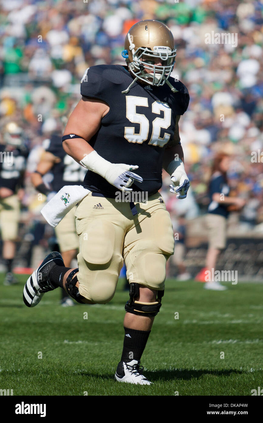 Sept. 17, 2011 - South Bend, Indiana, U.S - Notre Dame center Braxston ...