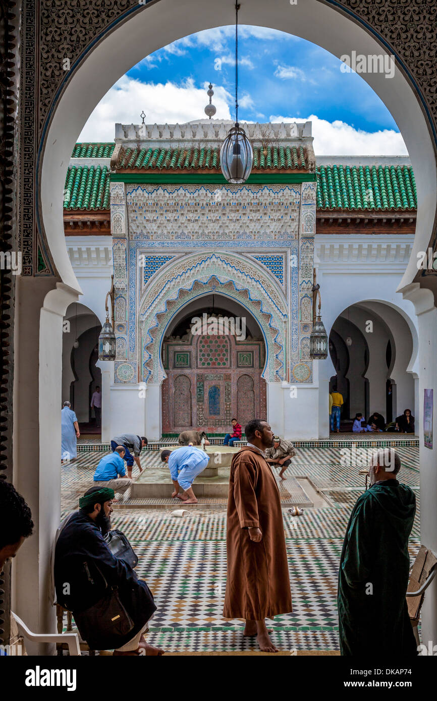 Moroccan Men Praying High Resolution Stock Photography and Images - Alamy