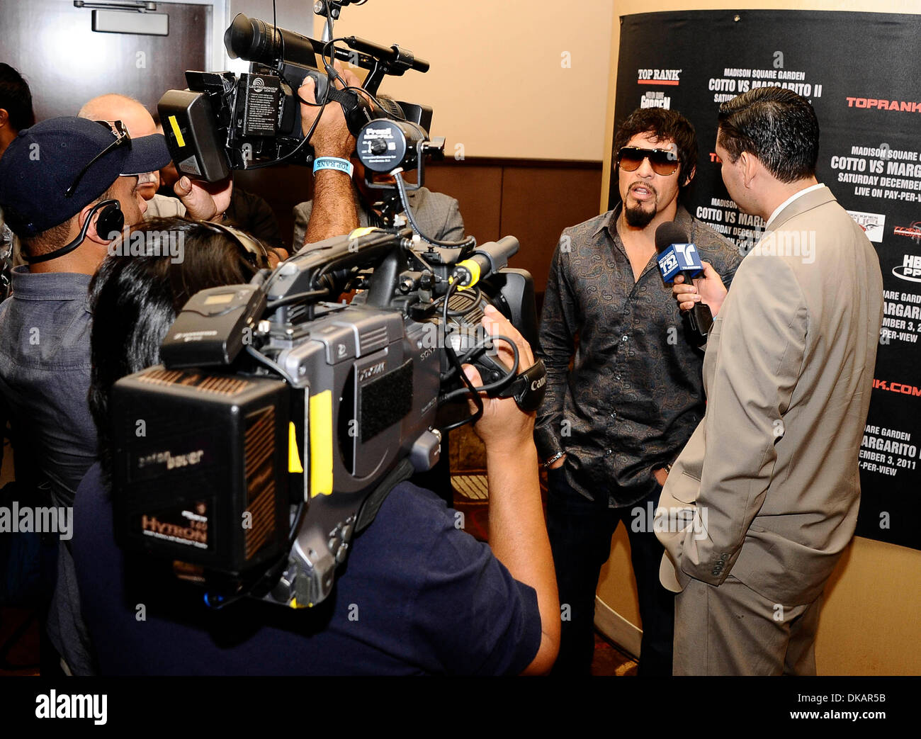 Antonio margarito miguel cotto hi-res stock photography and images - Alamy
