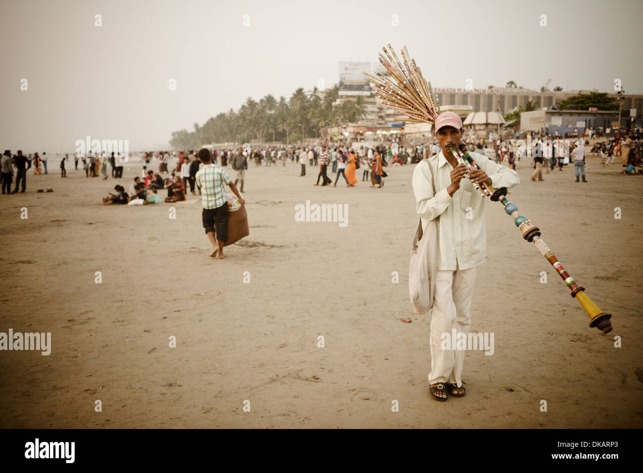 Mumbai juhu beach hi-res stock photography and images - Alamy